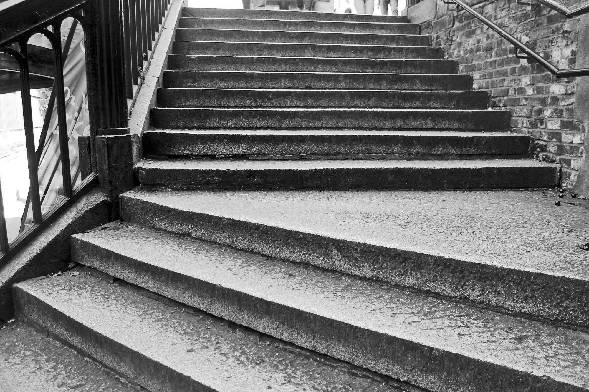 The Deaths of Nancy and Bill – Charles Dickens | Velo Klubhaus